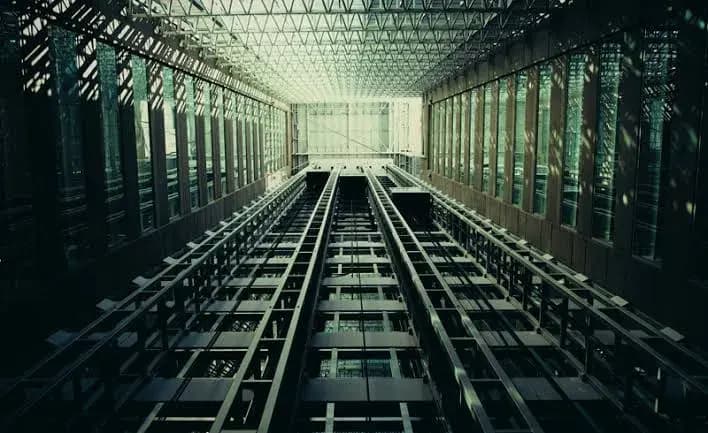All about the Electric Traction Elevators - Easy Move Lift